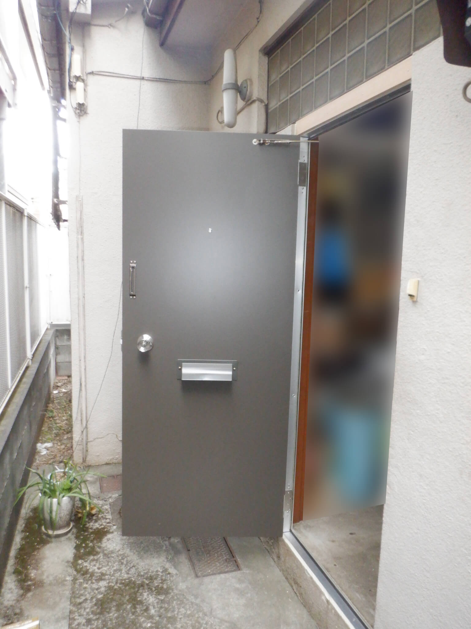 アパート・マンションの玄関ドア交換、所要時間は？ - リノベーション＆リフォームなら株式会社パラヴィへ｜埼玉県・東京都